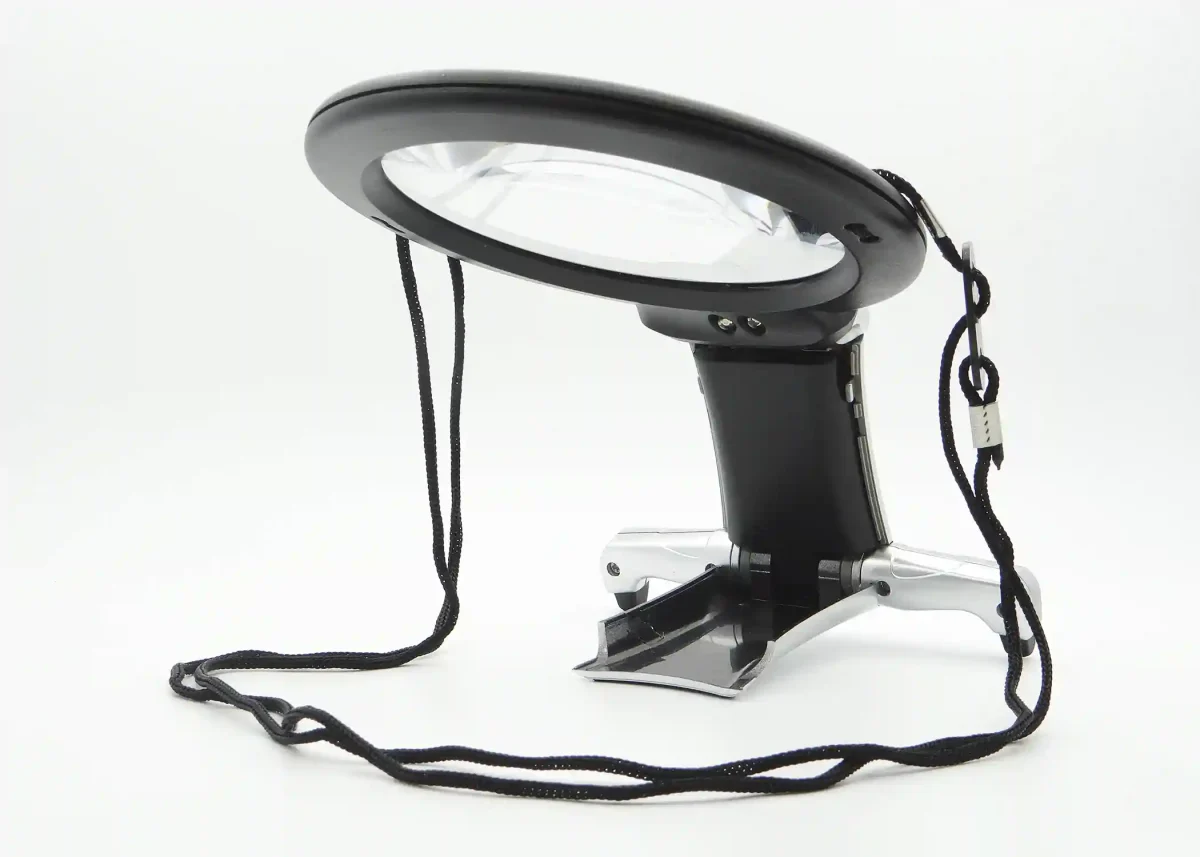 Lupa Manos Libres con Luz Led Bifocal 6X-2X - La Pirámide Ópticas